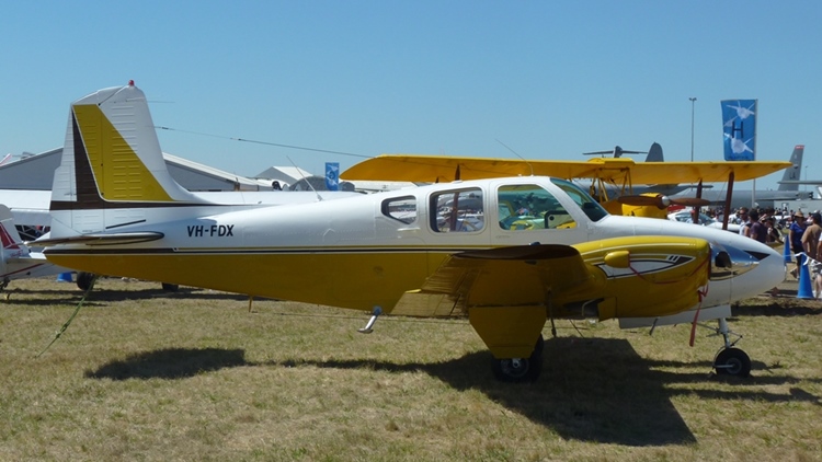 Beechcraft Model 95 Travel Air - General Aviation (multi engine ...